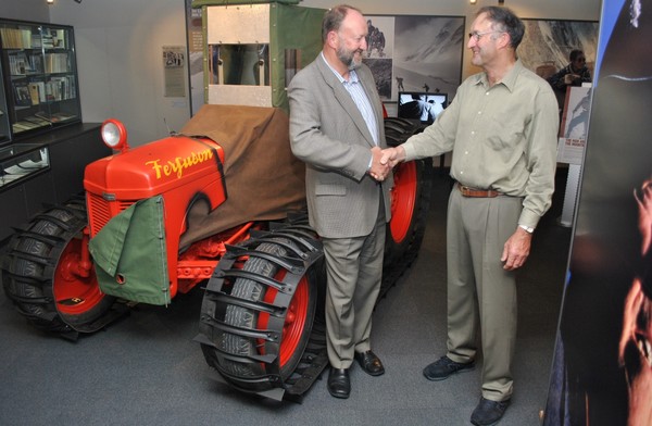 New addition to Sir Edmund Hillary collection at Mount Cook museum ...