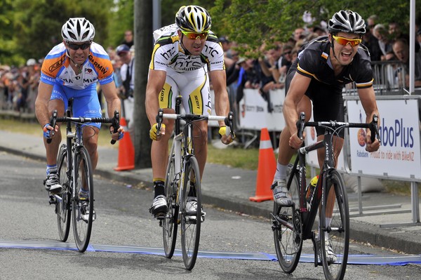 Bauer prevails in pulsating finish at RaboPlus national road race ...