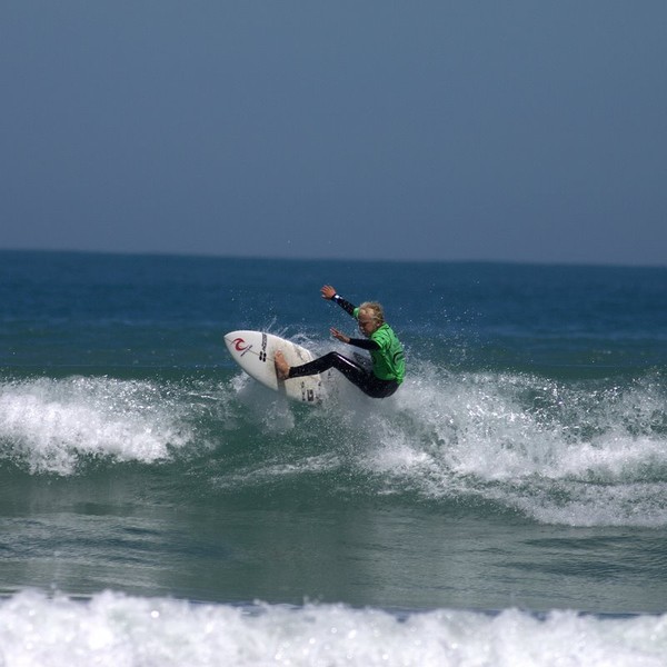 Hutchings and Story Surf To Victory in Perfect Surf | infonews.co.nz ...