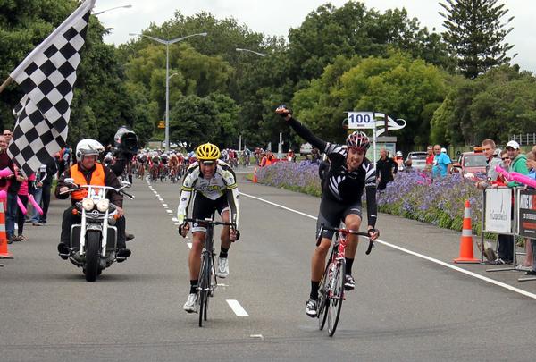 BikeNZ rider Sam Bewley outsprints SUBWAY® Pro Cycling's Nick Lovegrove to win today's third ...