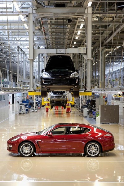 Porsche presents new production and logistics system in its Leipzig ...