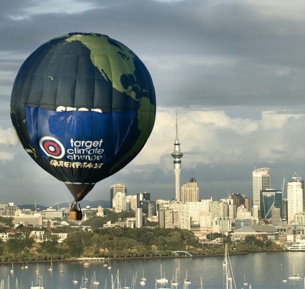 Greenpeace balloon on target | infonews.co.nz New Zealand News